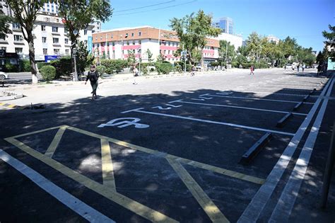 Нийтийн эзэмшлийн 28 байршилд төлбөртэй зогсоол барих ажил үргэлжилж байна