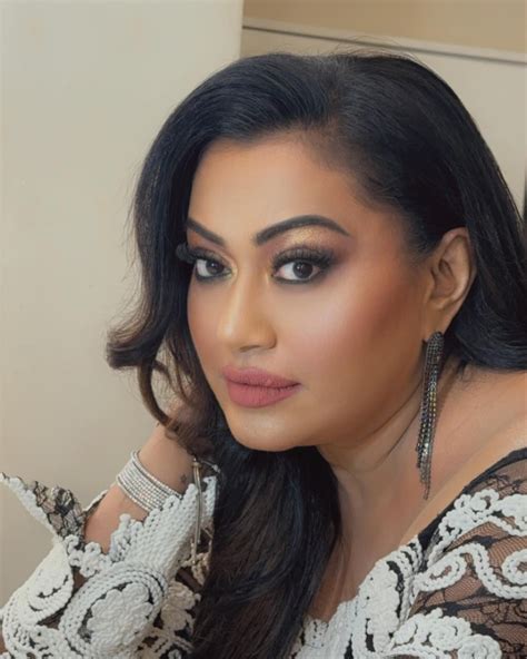 Music Juice ලාංකීය සංගීතයේ විරාජිනිය නිරෝෂා විරාජිනී 😍 Facebook