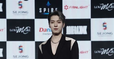 오메가엑스 휘찬 전 소속사 대표 강제추행 혐의로 송치