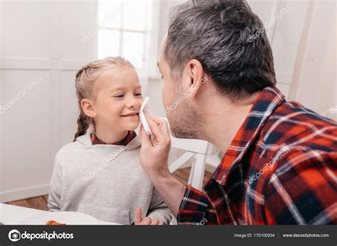 Реальные инцест фото отец и дочь