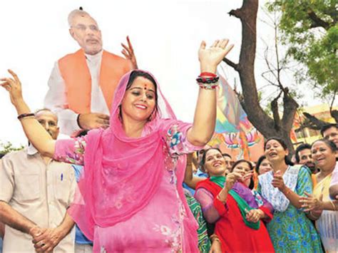 Sex Symbol Status Narendra Modi Attracts Female Audience But Needs To Show More Tenderness