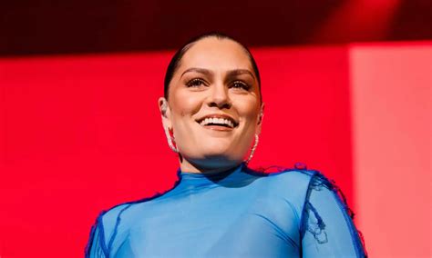 Jessie J Se Disculpa Con Su Exnovia Por Llamar A La Bisexualidad Una Fase