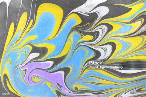 캔버스에 원래의 추상 Ebru 그림의 보기를 닫습니다 그런 지 배경 마블 아트 워크의 조각 페인트 현대 미술 현대 관광 명소 쓰기에 있는 표면 Endpapers 제본 0명에