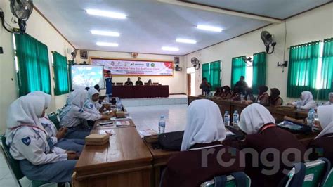 Jelang Pilkada Rps Dan Phe Tej Ajari Siswa Di Tuban Periksa Fakta