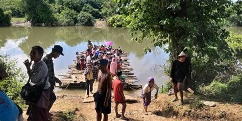 ထုံးဘိုလေးရွာ မီးရှို့ခံရစဉ် အမျိုးသမီးအပါအဝင် အရပ်သား ၅ ဦးထက်မနည်း သတ်ဖြတ်ခံရပြီး ၇ ၀၀၀ နီးပါး