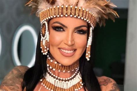 Atriz Pornô Que Teve Caso Com Ex De Nicole Bahls é Expulsa De Imóvel