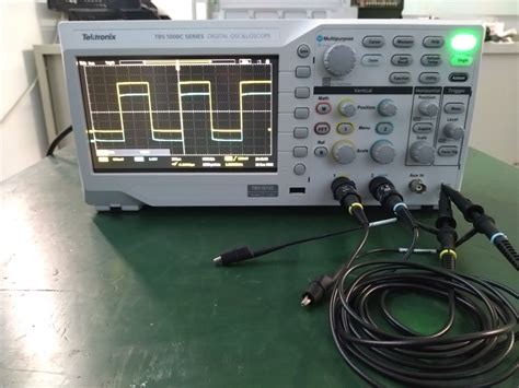 Tektronix Tbs 1000c Digital Oscilloscope Tbs1072c Tpp0100 Probes Are Options Ebay