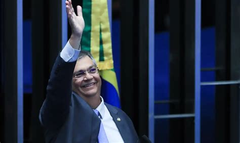 Eleito Para Oito Anos Ao Senado Flávio Dino Passa Menos De Um Mês No
