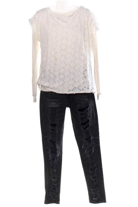 Sharp Objects Alice Sydney Sweeney Production Worn Shirt Set And Pants 1952497180