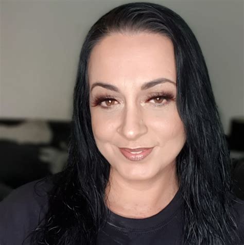 Smooth Look By Valentina ПИГМЕНТНИ ПЕТНА Пигментните петна се появяват най често след