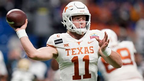 Texas Longhorns Qb Sam Ehlinger Exits Valero Alamo Bowl With Shoulder