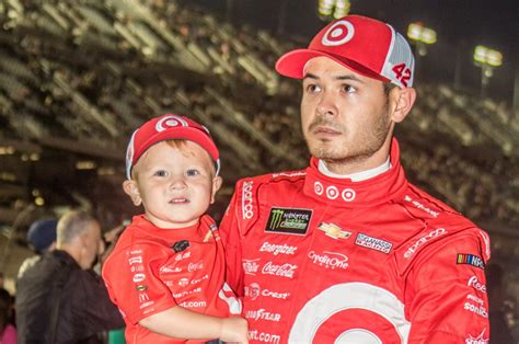 Nascar Penalty Knocks Kyle Larson Out Of Cup Points Lead Crew Chief