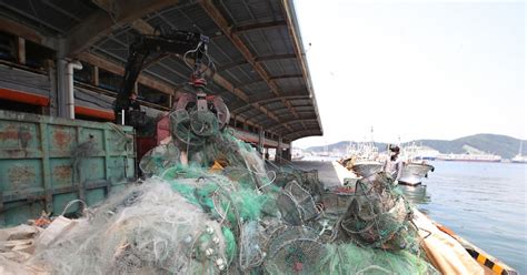 해수부 해양쓰레기 되는 어구·부표 관리한다반환 보증액 등 규정