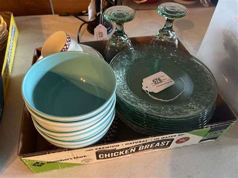 Glassware And Plasticware Apexx Auctions
