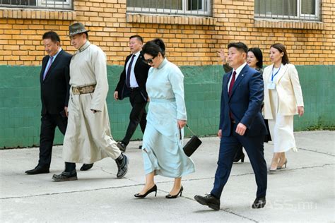 Нийслэлийн Засаг дарга бөгөөд Улаанбаатар хотын Захирагч Х Нямбаатар саналаа өглөө