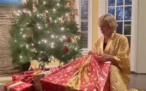 Min Styvmamma Tog Den Julklapp Som Min Pappa Lämnat Till Mig Och Sa Att Jag Inte Förtjänade Den