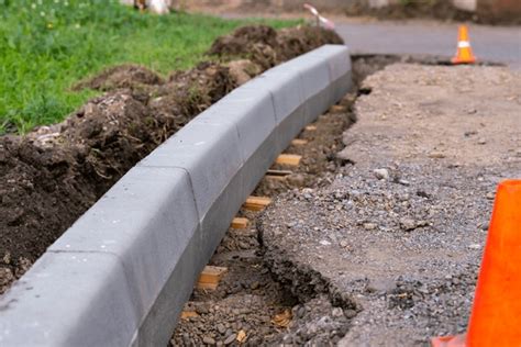 Concrete Curb Face