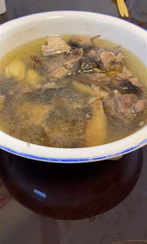 炖鸡去腥时，有人放酒，有人放葱？都不对！教你正确做法，太香了鸡汤腥味美味