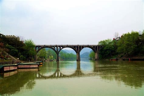 2024重庆游玩攻略 重庆交通 住宿 行程 美食 购物攻略 重庆注意事项 实用信息【去哪儿攻略】