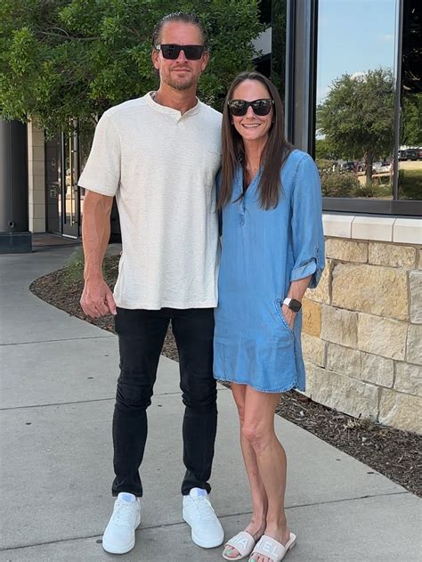 Lindy Lowry Lindyandjlo • Instagram Photos And Videos