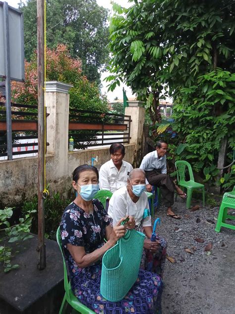 ပေါင်မြို့နယ်၌ အငြိမ်းစားဝန်ထမ်းများ၏ ပင်စင်လစာများ ပုံမှန်ထုတ်ပေးလျက်ရှိ Myanmarnationalpost