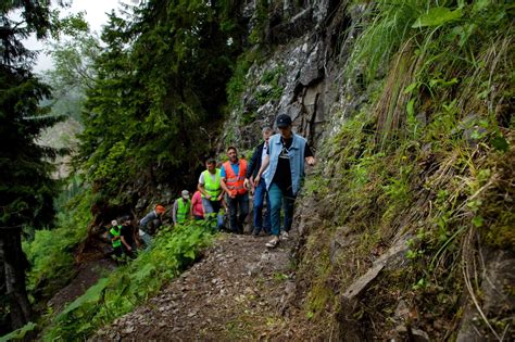 Adjara News ⛰ ხიხანის ციხის ტურისტული ბილიკის კეთილმოწყობა ვიზიტორებისთვის ციხის დალაშქვრას