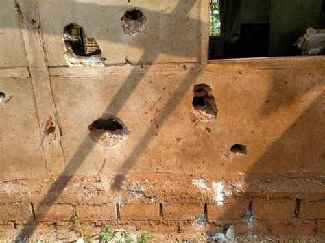 ဒီးမော့ဆိုတွင် စစ်တပ်က လက်နက်ကြီးများဖြင့် အကြောင်းမဲ့ ပစ်ခတ်သောကြောင့