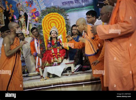 Prosongsa Priota Bondopadhya 5 Known As Kumari Is Dressed As The