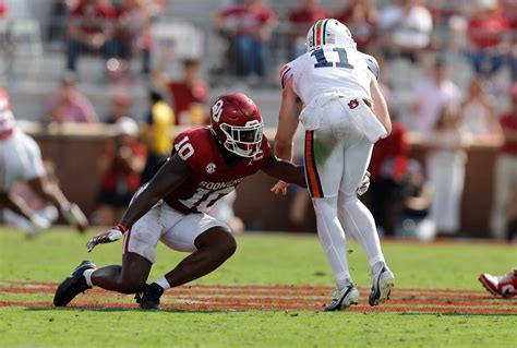 Auburn Quarterback Jackson Arnold Sacked 10 Times As The No 22 Tigers