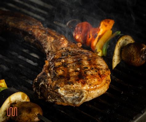 Project Grill Ζουμερό φρεσκοψημένο νόστιμο κρέας εύγευστη πίτα φρεσκοκομμένη σαλάτα αυτά