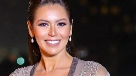 شاهد لقاء الخميسي برفقة زوجها في إجازة أوروبية البوابة