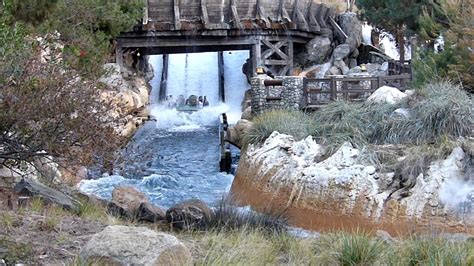 Disneyland Last Drop Of Grizzly River Run In Slow Motion Youtube