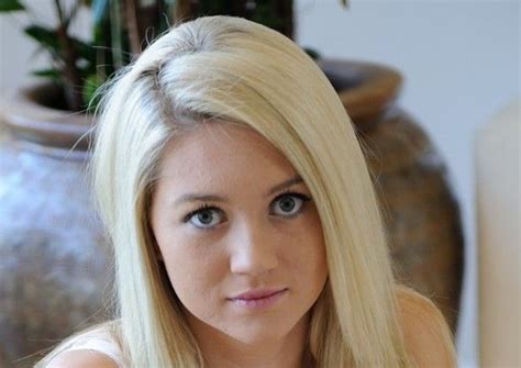 Alison Angel Biographywiki Age Height Career Photos And More