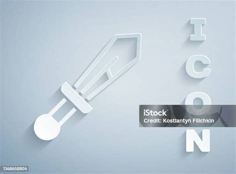 회색 배경에 격리 된 중세 칼 아이콘을 잘라 종이 중세 무기 종이 아트 스타일 벡터 3차원 형태에 대한 스톡 벡터 아트 및 기타 이미지 3차원 형태 강철 검 Istock