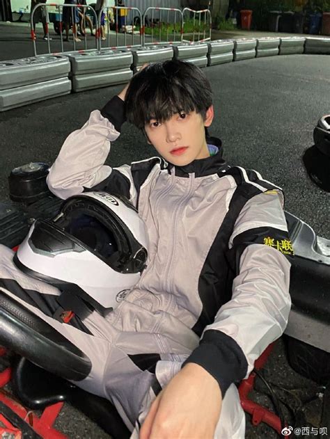 𝑺𝒂𝒗𝒆 𝑭𝒐𝒍𝒍𝒐𝒘 Fotografi Pria Gambar Reaksi Pria Tampan