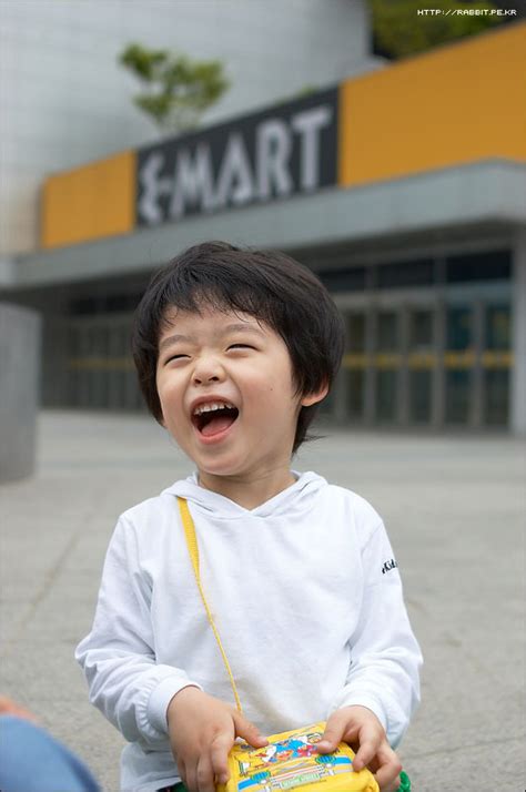 대한민국에서 웃는얼굴이 가장 유명한 사람 인스티즈instiz 이슈 카테고리