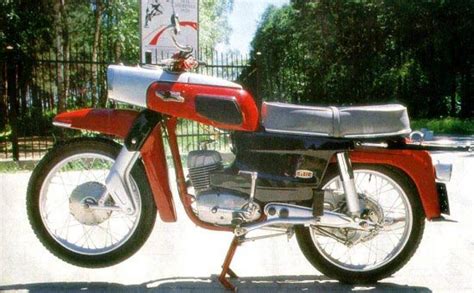 SHL M17 Classic Motorcycle Pictures