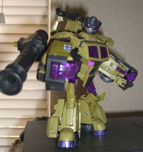 Tfw Exclusive First Transformers Animated Swindle Image Gallery Transformers News Tfw2005