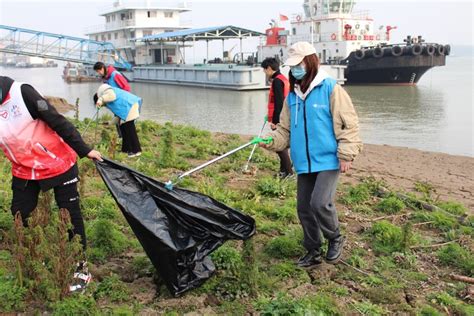 大气院开展“弘扬雷锋精神，守护美丽长江”志愿活动