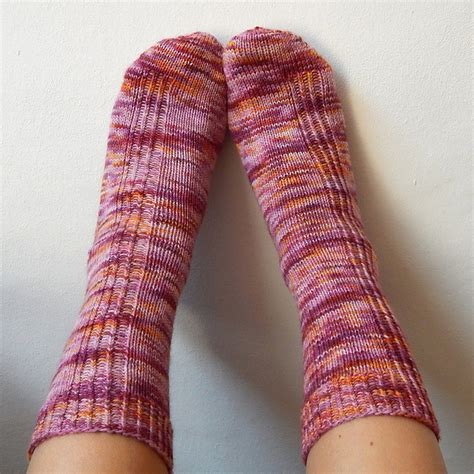 Ravelry Easy Peasy Socks Pattern By Schibot Garne