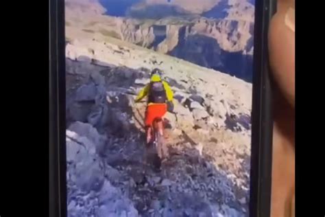 Il Video Della Caduta Di Andreas Tonelli Il Biker Influencer Morto In