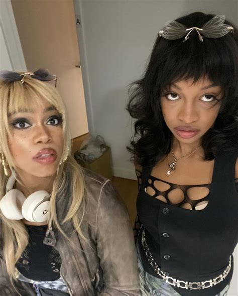 Poster Gyals Ideal Makeup Hair Styles Beauty