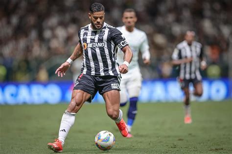 ‘boçal Hulk Sai Na Bronca Com Arbitragem Após Empate Com O Cruzeiro