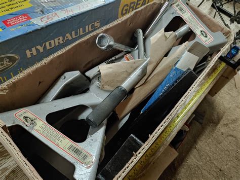 Mack Tools Hydraulic Jack And Jack Stands Schmalz Auctions