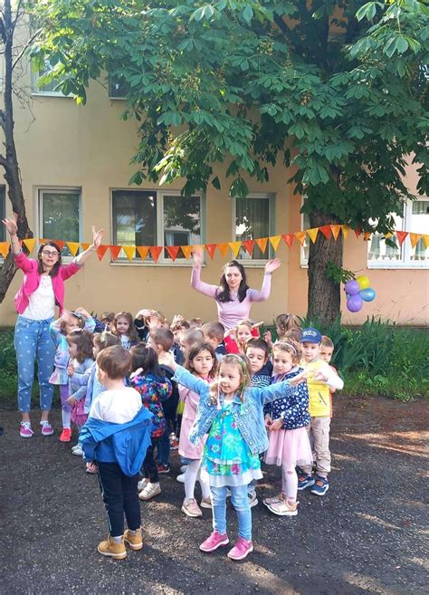Честит празник деца Детска градина №10 Чебурашка