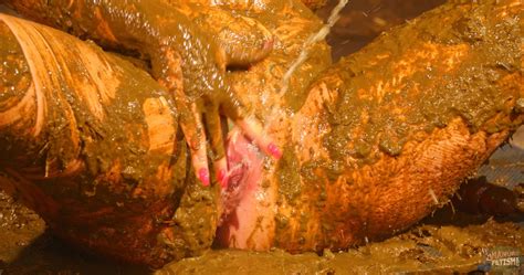 Betty Loves Manure ManureFetish Squirting Orgasm In Cow Dung