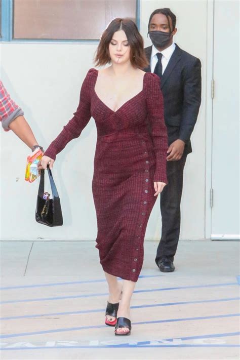 Selena Gomez Shows Big Tits In Deep Cleavage Photos The Fappening