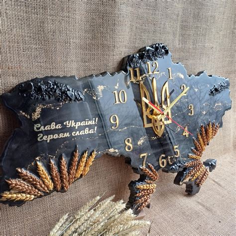 Часы 40х25 см настенные из эпоксидной смолы ручной работы Карта Украины с колосками и гербом