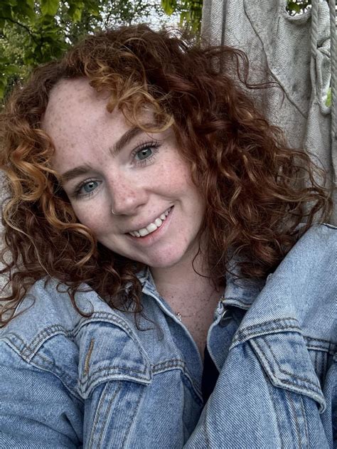 The Red Hair Compliments My Freckles Dont You Think R Freckledgirls