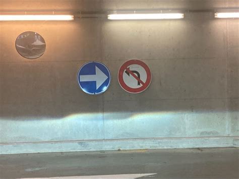 Roeland Motmans Another Strange Position To Place Thise 2 Traffic